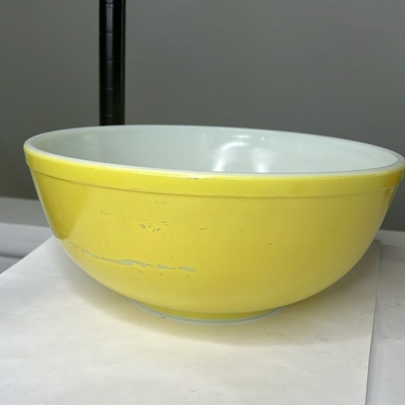 Pyrex | Dining | Pyrex 4l Large Yellow Primary Mixing Bowl | Poshmark